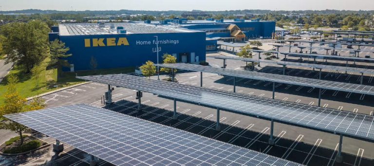 IKEA täcker hela parkeringsplatser med solceller – Tesla Club Sweden